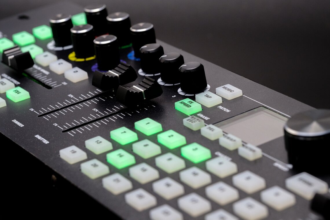 DMX controller Købsguide (2025) → Her er de 32 bedste